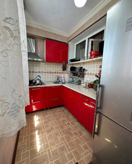 Космонавты 2в3/8/12 с балконом 60м2 мебель техника