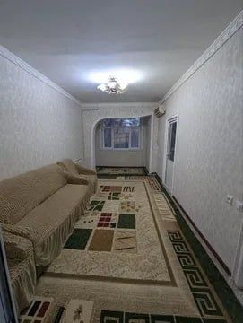 Чилонзор 17 продам срочно 2ком 50м2 3этаж