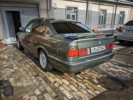 Продаю свою БМВ е34