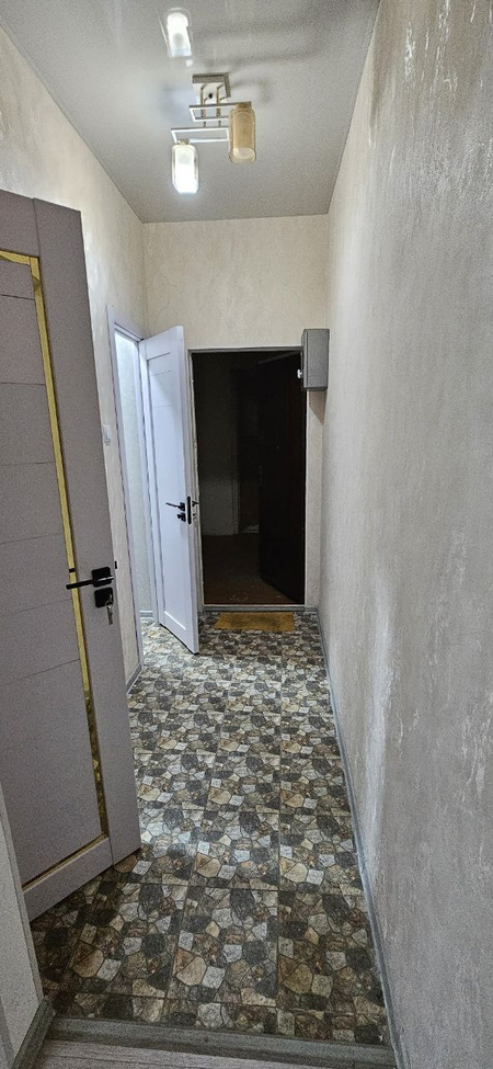 2/1/4 Ялангач Базарчик. 47м². Не торцевая. Балкон 1,5×3.