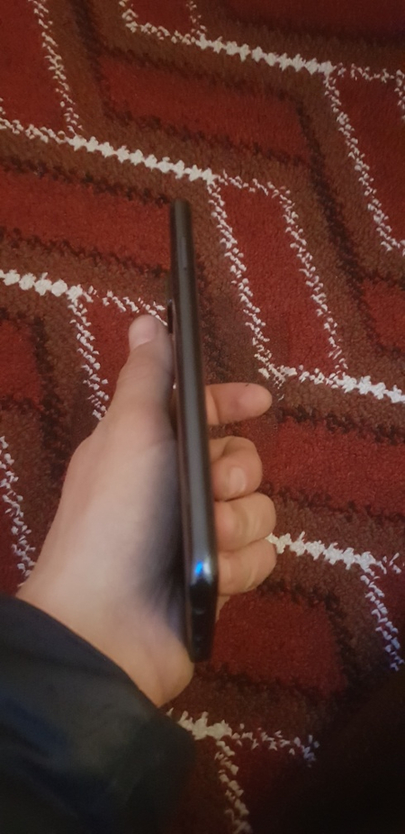 Telefon sotiladi srochno