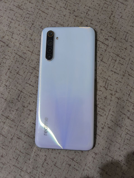 Realme 6  sotiladi holati ideal