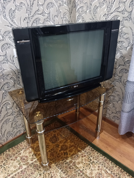 LG televezori. Padstavkasi bilan qo'shib beriladi!