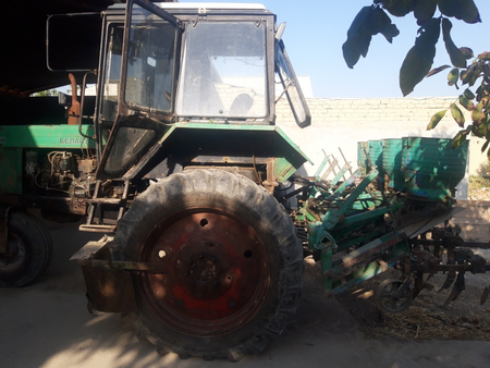 MTZ 80 x yili 2013 naxado