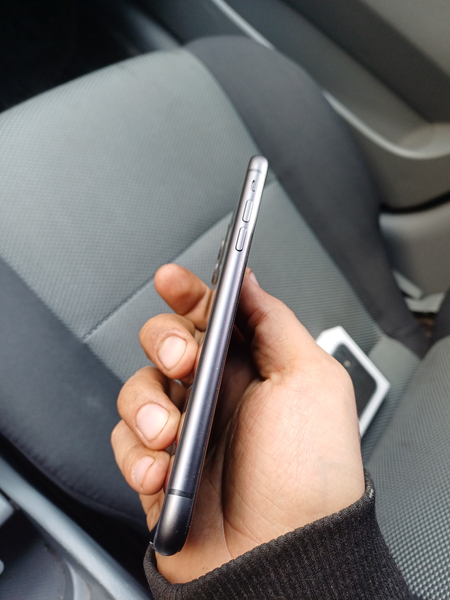Iphone 11 64 gb sotiladi srochni