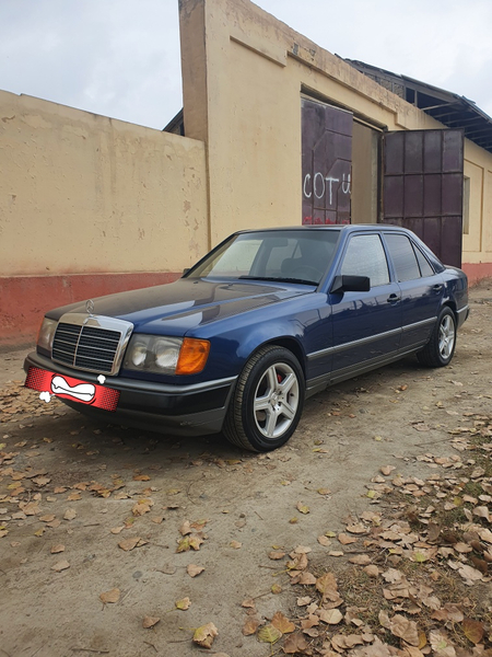 Mercedes-Benz w124