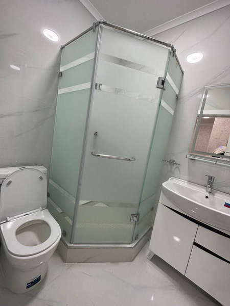 Срочно! Юнусабад 12кв 2х комн 3 этаж   75.500у.е