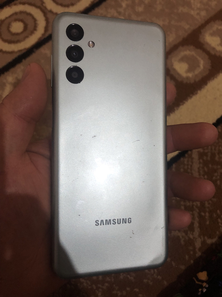 Samsung m13 sotiladi