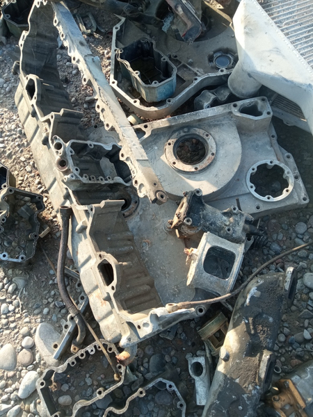 VOLVO zapchastlari sotiladi xolati yaxshi
