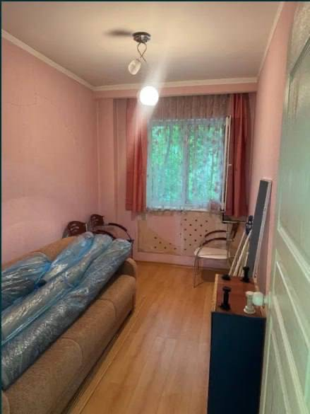 Космонавтов 3/2/4. кирпич 70м2 балкон 2*6