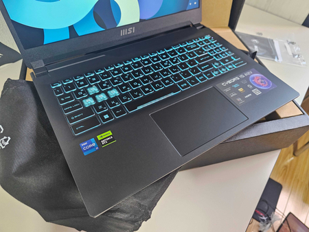 ПРОДАМ MSI Cyborg 15 ГЕЙМЕРСКИЙ Ноутбук Core™ i7-12650H и RTX4060/8GB