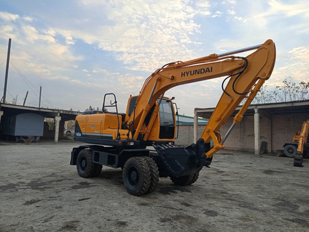 Ekskavator HUNDAI140