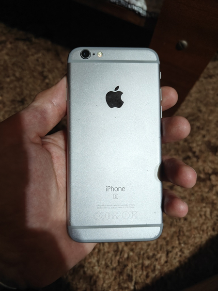 Продам iphone 6s 64gb