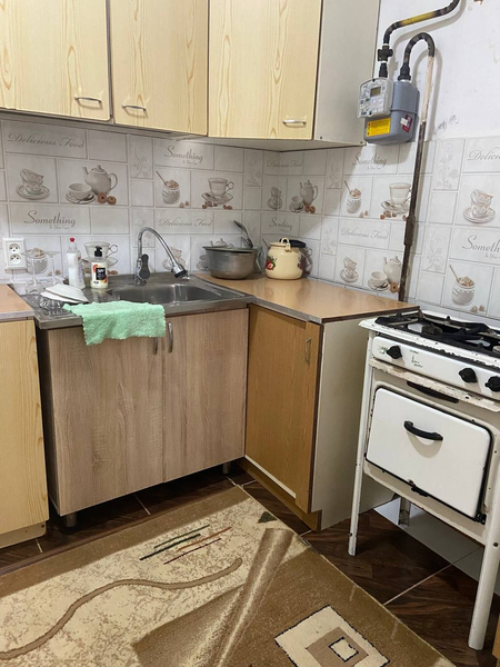 Срочно! 1-комн. кВ. 1-й этаж. 36м². г. Янгиюль.