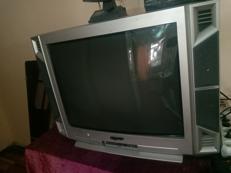 Televezor sotiladi