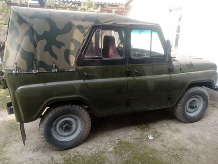 Уаз 469 srochna sotiladi