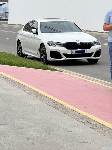 BMW 530i, год 2021, пробег 28.000 отличном состоянии небита не крашена