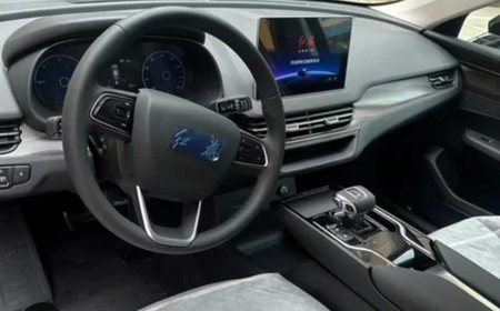 Hongqi E-QM5 sotiladi 2024