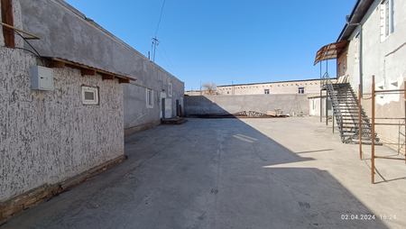 Нотурар бино 900 кв.м Шовот