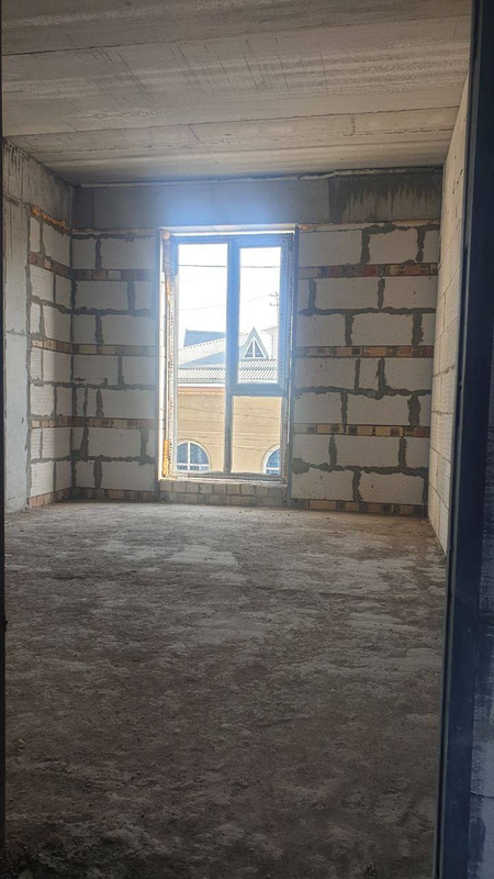 Срочно недорого 3 комн.2 этаж. Согдиана. Новостройка.