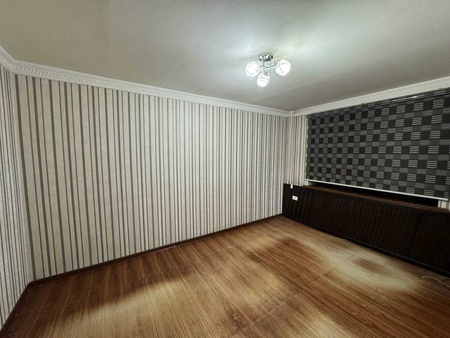 м.Буюк Ипак Йули Капитал-банк 1-комн 5/5 28 м² кирпич чистая