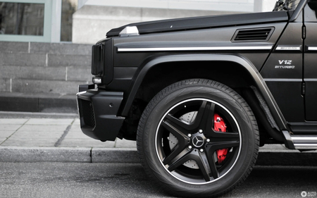 Продаётся AMG diska R19 с шиной TOYO