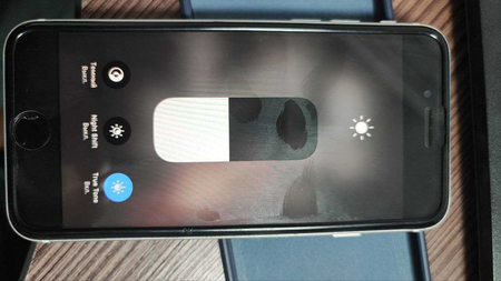 Iphone SE  64 / 2020