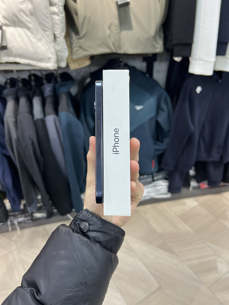 Iphone 15 pro BLUE TUTANIUM