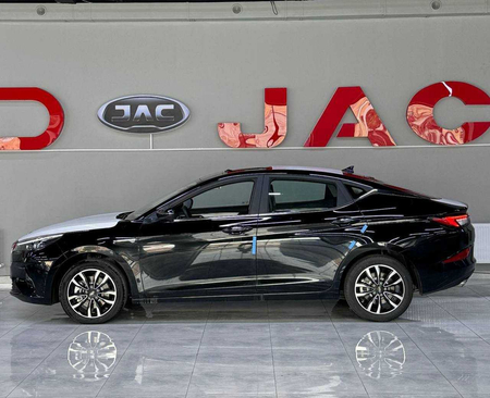 JAC J7 sedan 2024 y