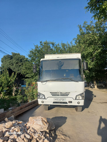 Исузи йили 2008.