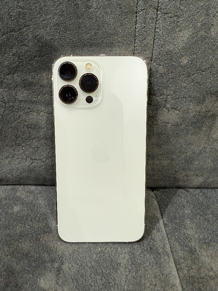 Iphone 13 Pro max 512GB + karobka dokument bor. Yemkost 81%. Ideal,
