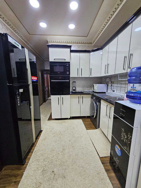 4 xonali 100m² 1-qavat uy sotiladi.