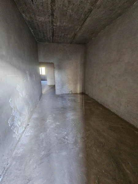 2 xonali 76m² 4-qavat sotiladi.