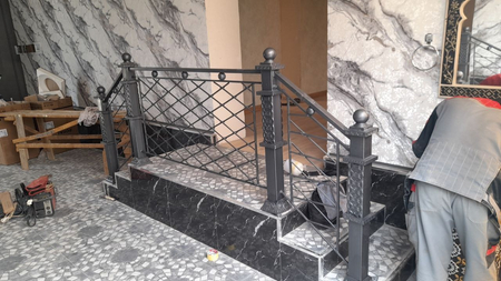 Naves reshotka darvoza