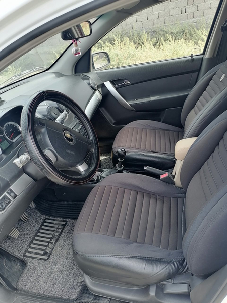 Chevrolet nexia 3 ShOShILINCh sotiladi 9200$ kami bor. Variant bor.