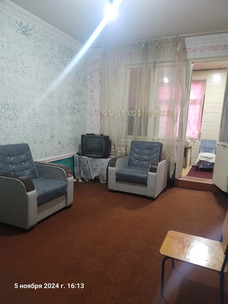 Чиланзар 19. 1 в 2 комнаты. На 1 Этаже. Ориентир Базарчик.