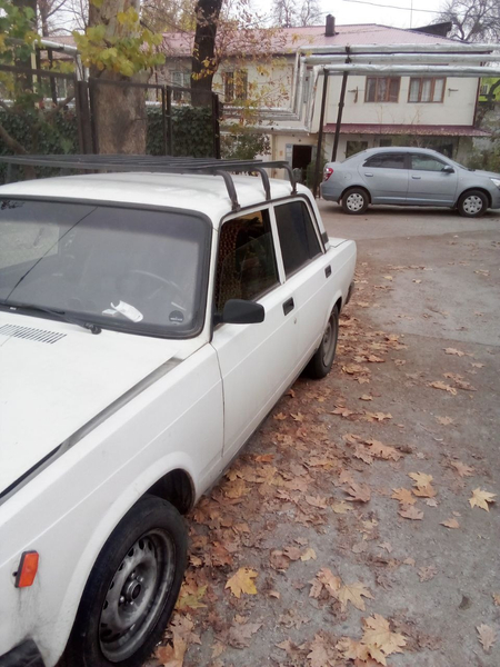Автомобиль Жигули 2107
