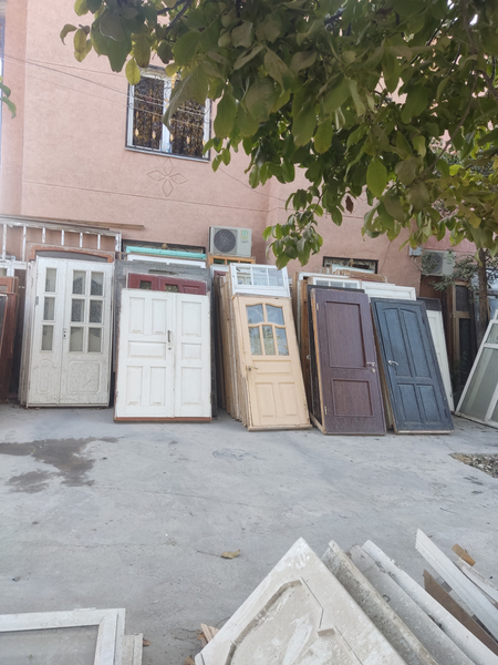 Eski ishik derazalar bor hamma razmerda holatiga qarab narxlari