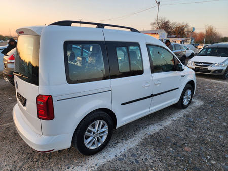 Volkswagen Caddy 2022\\nДвигатель: 1