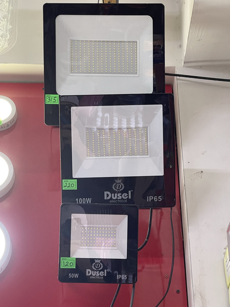 Prajektor p1 20w 30w 50w 100w 150w    Prajektor kobra 150w
