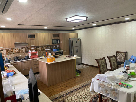 Yunsobod kotta hasanboyda uchaska sotiladi 280 000$min