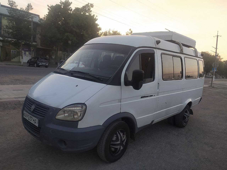 Gazel mikroavtobus sotiladi