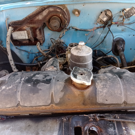 Assenizator sotiladi 1991yil metan gaz 2ta 100talik qoyilgan