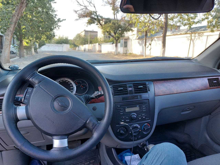 Gentra 3 pozitsiya avtomat sotiladi.