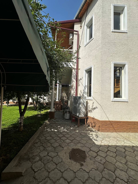 Продается 3-х уровневый дом