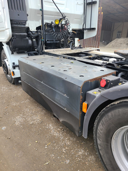 IVECO  тягач сотилади