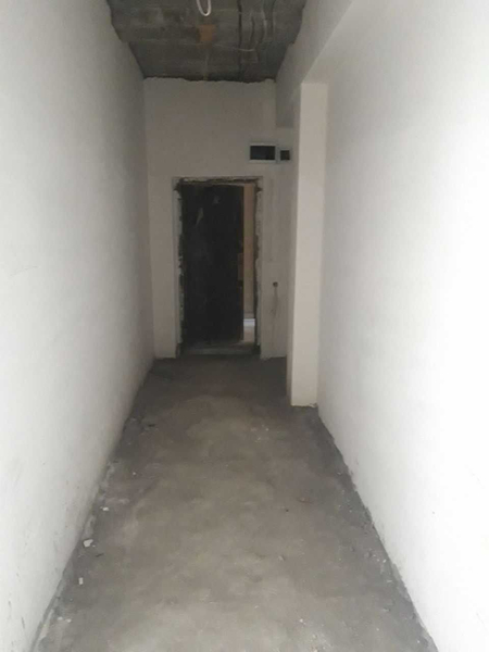 Продается 2 ком квартира коробка. Новостройка.