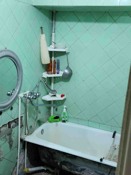 Срочно продается 3х комнатная квартира  р.Мирзо Улугбек (МНМ)