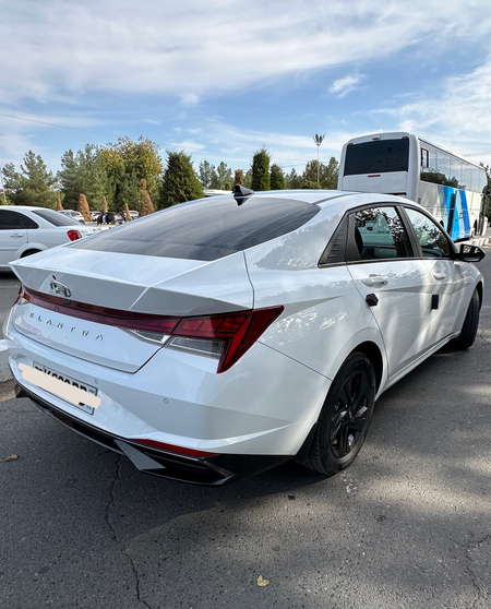 Hyundai Elantra 2022