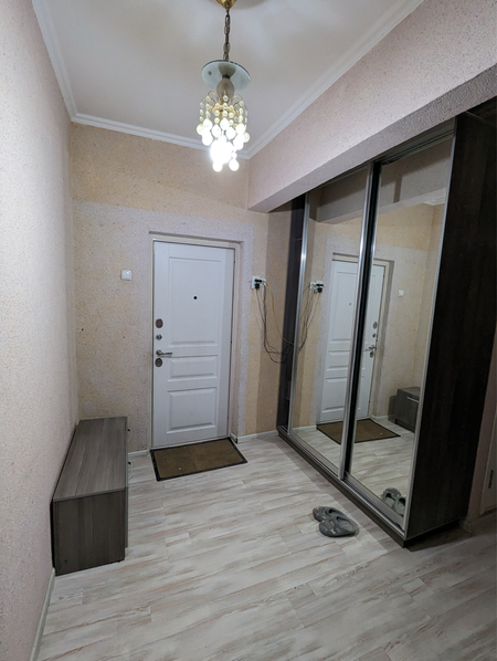 Продам 3 комнатную квартиру на Дустлик 2  3/1/9 (86 кв.м)